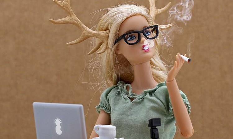 Conocé a la “anti Barbie” que revoluciona Instagram