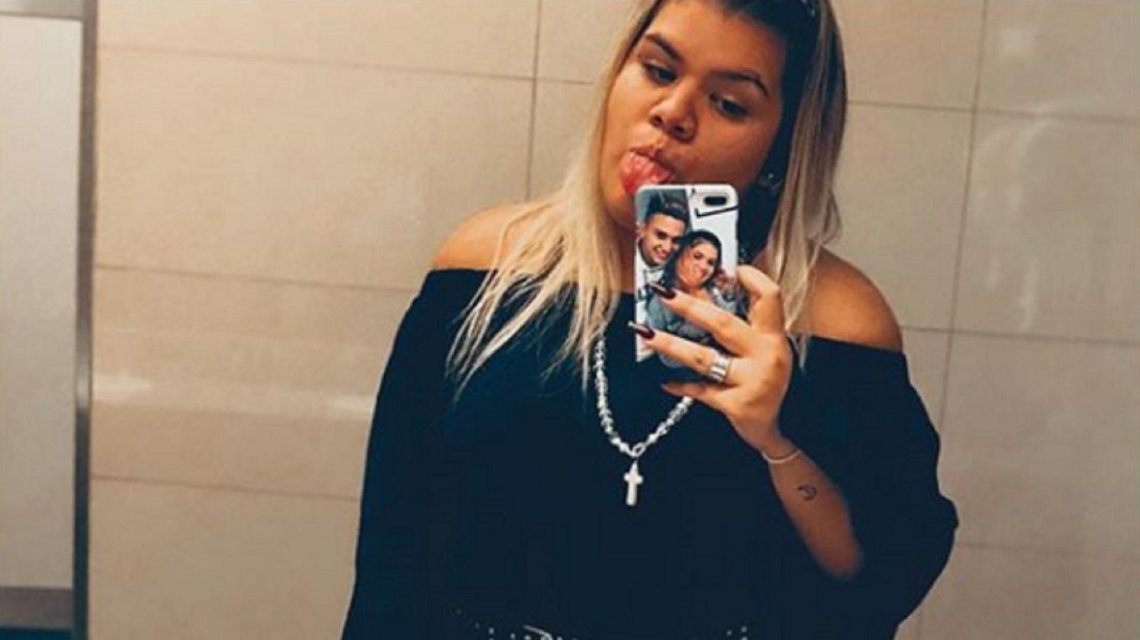 More Rial, muy enamorada y con un éxito en Youtube