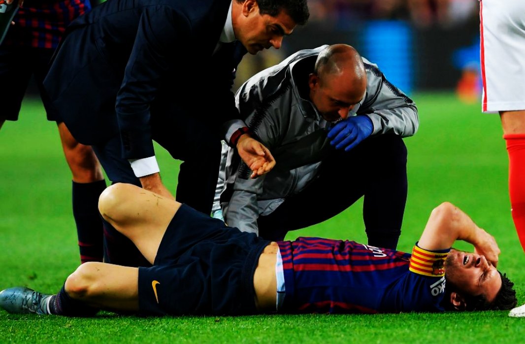 Messi salió lesionado y encendió las alarmas