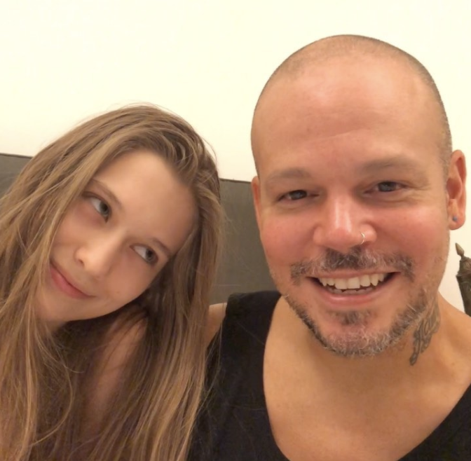 René Pérez causó revuelo con una confesión sexual sobre su novia