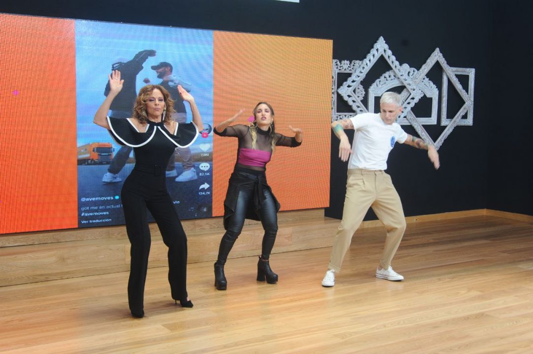 Aprende a bailar los ritmos tendencia en Tik Tok con Romi Souse