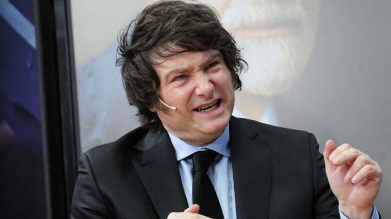 Azotaron a Javier Milei: los memes más divertidos del debate