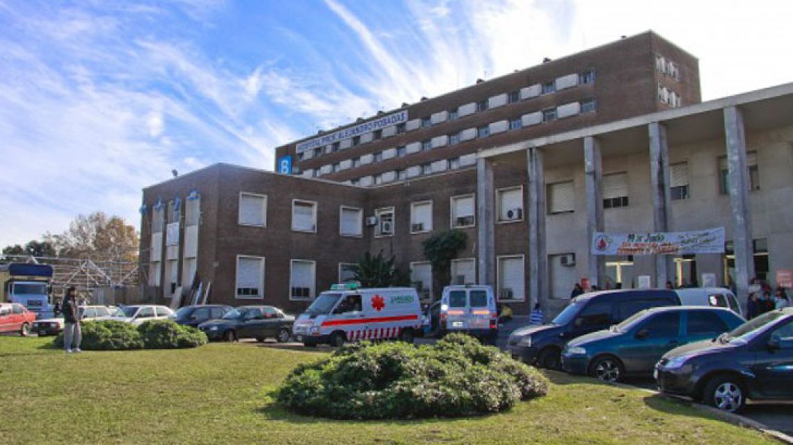 Paro en el Hospital Posadas: piden mejoras salariales y pase a planta ...